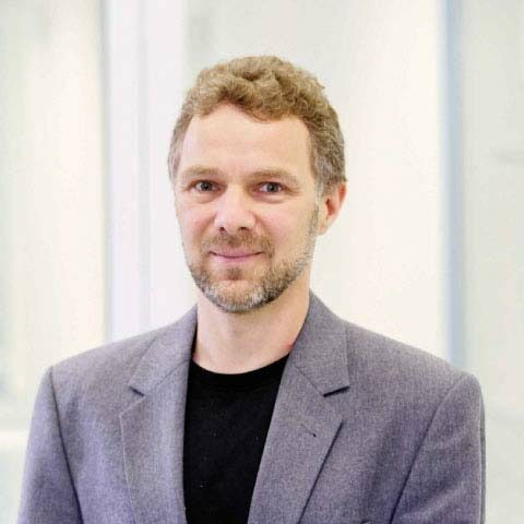 Experts in Microelectronics | RealIZM